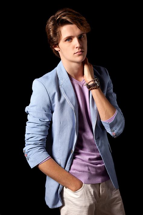 Eugene Simon 2018 Dating Net Worth Tattoos Smoking And Body Facts