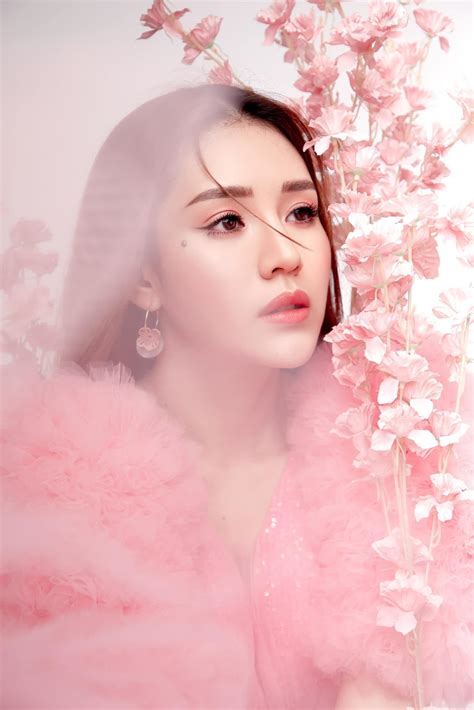 တေးသံရှင် Nay Min Eain နေမင်းအိမ် နဲ့ Zin Mar Moe Sett ဇင်မာမိုးစက