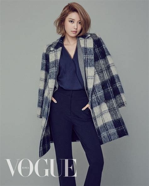 Girls Generationdan Sooyoung Vogue Kore Dergisinin Kapağı İçin
