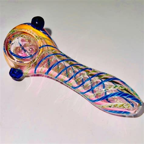 Ribboned And Spiral Spoon Hand Pipe W Knocker Pit Bull Glass