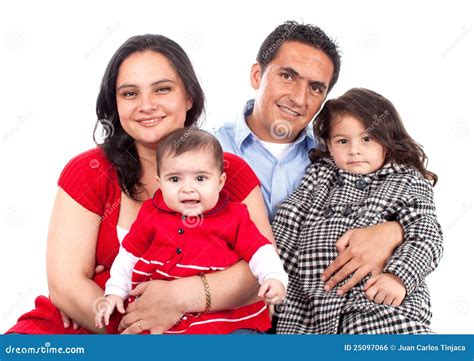 Familia Joven Feliz Hermosa Foto De Archivo Imagen De Muchachas Latino 25097066