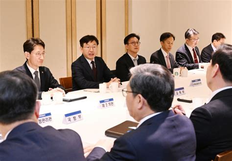성태윤 정책실장 14개 부처 차관에 부담금 정비 방안 신속 마무리 서울경제