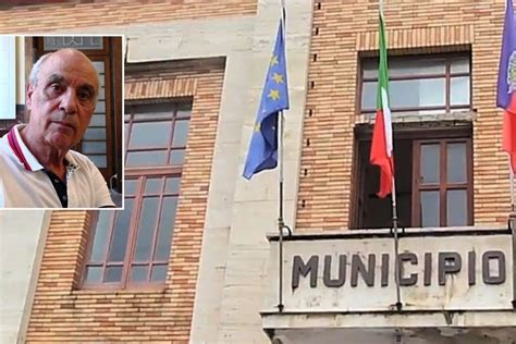 Vibo Recuperato E Ricollocato Il Quadro Di Luigi Razza Ma Per Comito Indipendenza Non Basta