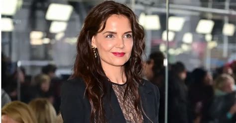 Katie Holmes Naked Manicure Is Sheer Winter Perfection