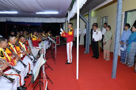 တပ်မတော် ကြည်း ဗိုလ်သင်တန်းကျောင်း မှော်ဘီ ၊ ဘွဲ့ရအမျိုးသမီးဗိုလ်လောင