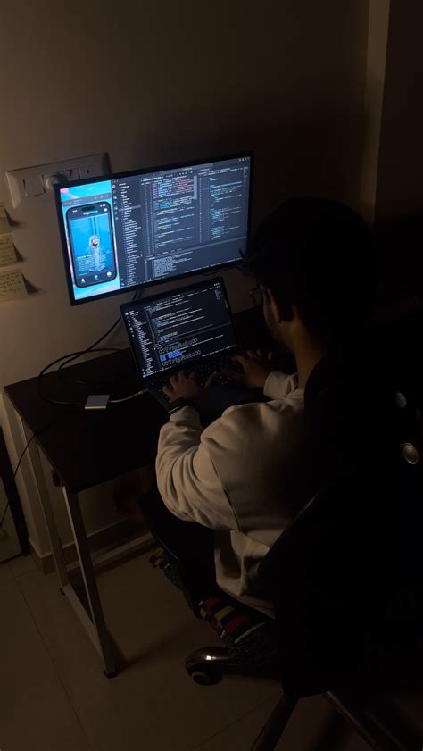 siddhesh shinde software developer 👨🏻‍💻 solving bugs is a true