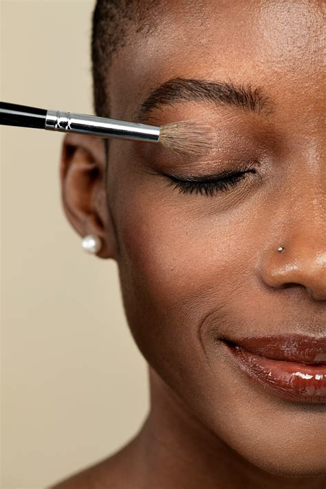 If You Have Oily Eyelids Heres How To Prevent A Makeup Meltdown
