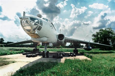 Old Twin Engine Aircraft Stock Image Image Of Propeller 36054981
