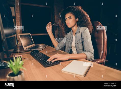 Unbelievable Website Error Unhappy Afro American Girl Engineer Sit