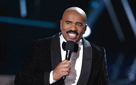 Celebrities Tweet About Steve Harveys Miss Universe Snafu Parade