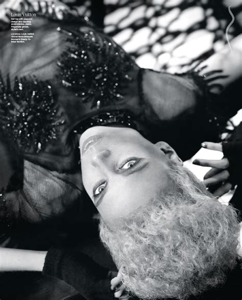 Fanely Porte Un Mannequin De France Model Management