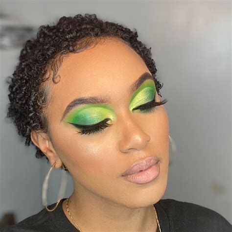 What Colour Eyeshadow Goes Best With Green Eyeshadow