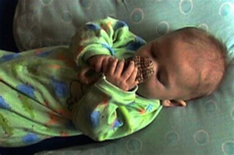 Hand Function 0 7 Months Physiopedia