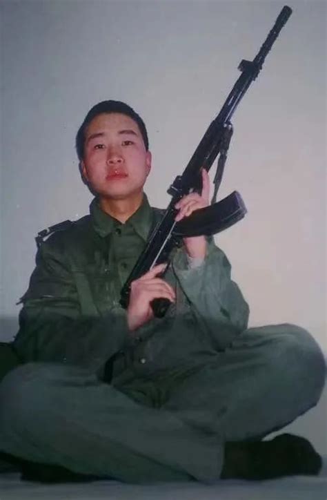 【八一特刊】从橄榄绿到警服蓝 冬青本色永不改澎湃号·政务澎湃新闻 The Paper