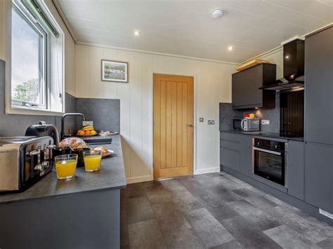 Honey Bee Lodge Honey Bee Lodge In Tyn Y Groes Near Conwy