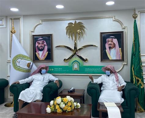 مدير فرع وزارة الشؤون الإسلامية بالحدود الشمالية يعقد اجتماع بإدارة