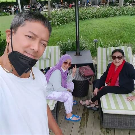 34 Tahun Bersama Ini 10 Potret Dina Mariana Dan Radian Ratulangi Dari