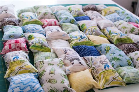 Quilting Unplugged Sew A Pillow Quilt {tutorial Too } — Sewcanshe