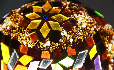 여러 가지 빛깔의 유리 모자이크의 작은 조각의 기하학적 패턴 0명에 대한 스톡 사진 및 기타 이미지 0명 건물 정면 건축 Istock