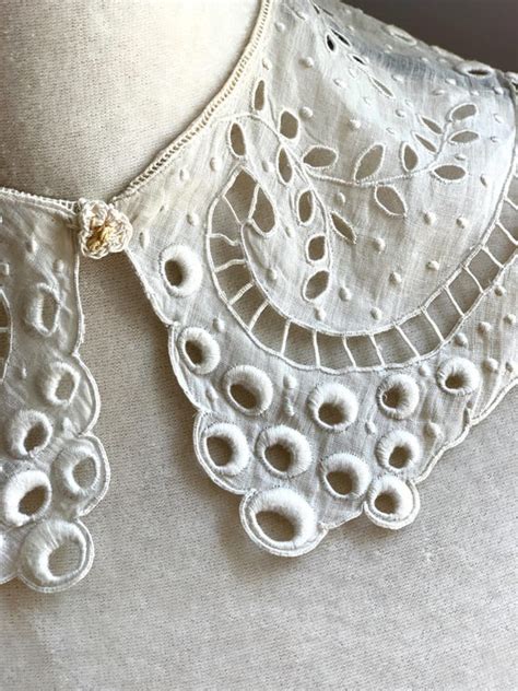 Antique Edwardian Hand Embroidered Scalloped Lace Tro Gem