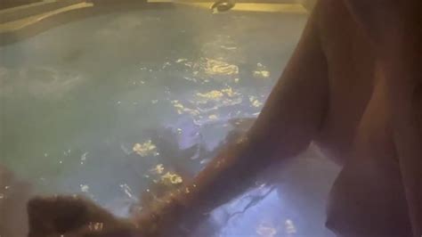 Mom Gives A Handjob Whilst All Naked RedTube