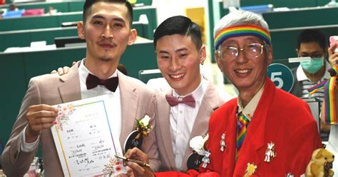 Taiwan More Than 1000 Gay Couples Wed In First Month Of Equal