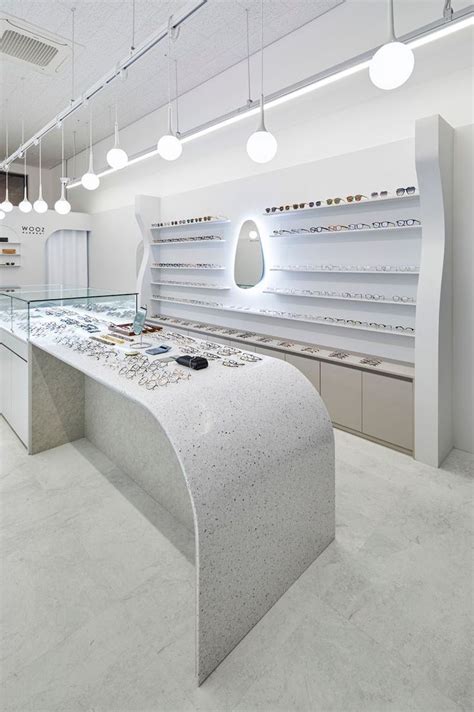 심플한 모던컨셉의 13평 하우스브랜드 전문 안경원 인테리어 견적 Store Design Design Home Decor