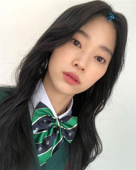 Find Out About Rising Actress Jung Yiseo Who Started The Outbreak In