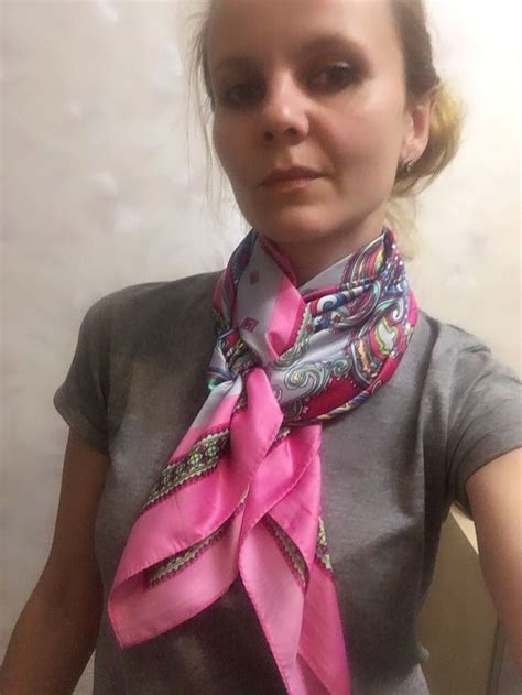 Ways To Wear A Scarf How To Wear Scarves Silk Scarf Style Bounty Silk Scarves Bandanas