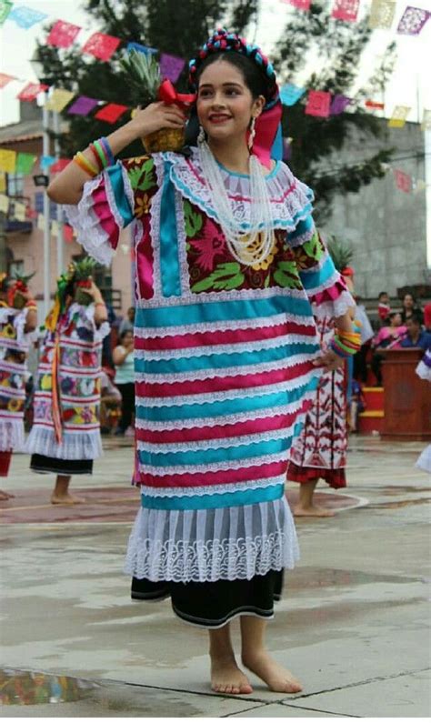 Pin By Laura Moreno On Ballet Folklorico Ballet Folklorico Fashion