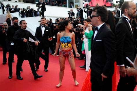 Nude Protest At Cannes Film Festival Kimdeyir