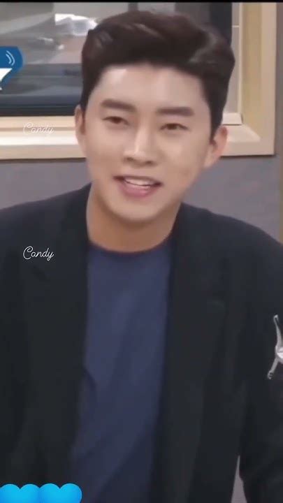임영웅 트헤헤웃는 모습 너무 조아🥰 팬분들이 선녀ㅋㅋ 재치만점 센스쟁이 출처최일구의 허리케인 2019년 편집