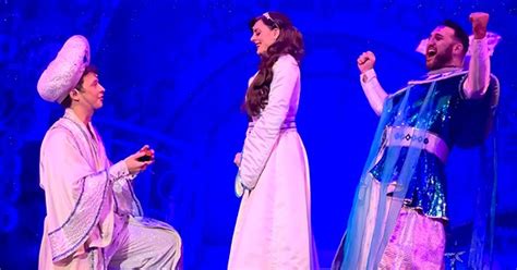 This Aladdin Proposes To Jasmine Irl At A Musical Video Goes Viral