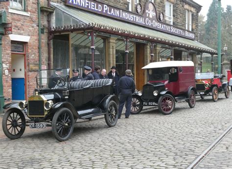 Solve Ford Model T S On Parade Jigsaw Puzzle Online With 300 Pieces