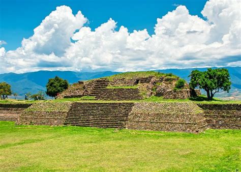Zona Arqueológica De Monte Albán Oaxaca
