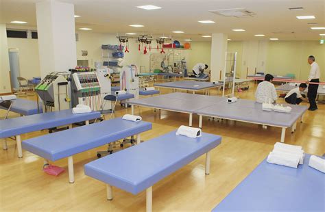 リハビリテーション室 医療法人小宮山会 貢川整形外科病院『脊椎外科・人工関節専門病院』