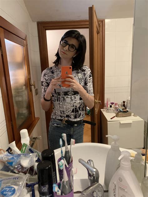 Am I Adorable Enough For This Sub Scrolller