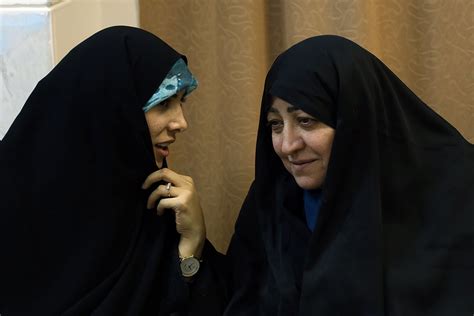 تصاویر سخنرانی سیده فاطمه حسینی در حزب اسلامی کار سایت انتخاب