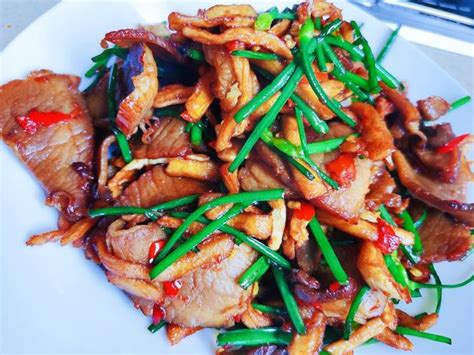 【萝卜干腊肉的做法步骤图，萝卜干腊肉怎么做好吃】阳光之美食下厨房