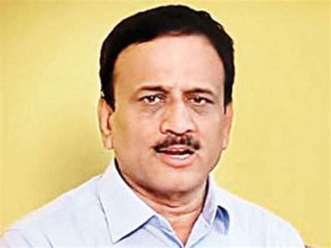 Guardian Minister Girish Mahajans Convoy Stopped By Saying Name The