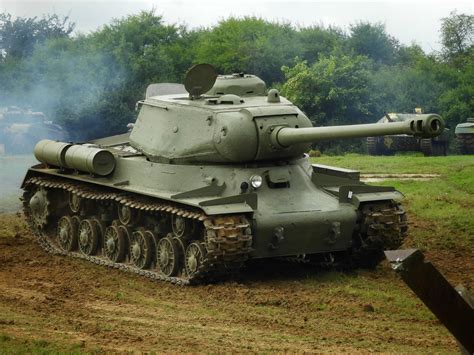 Is 122 The Early 1943 Variant Of The Famous Is 2 Heavy Tank Lešany