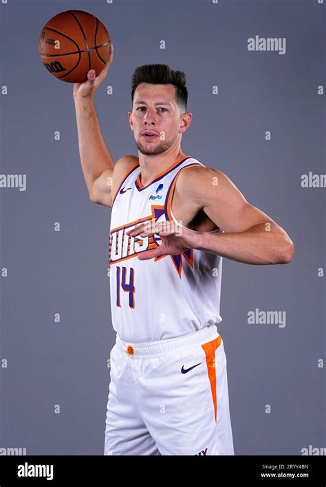 Phoenix Suns Drew Eubanks Poses For A Portrait During The Nba Basketball Teams Media Day