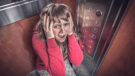 Claustrophobia Signs Symptoms Causes Types And Treatment