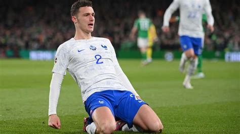 بايرن ميونخ يؤكد بدء محادثات مع بنجامين بافارد لتمديد عقده