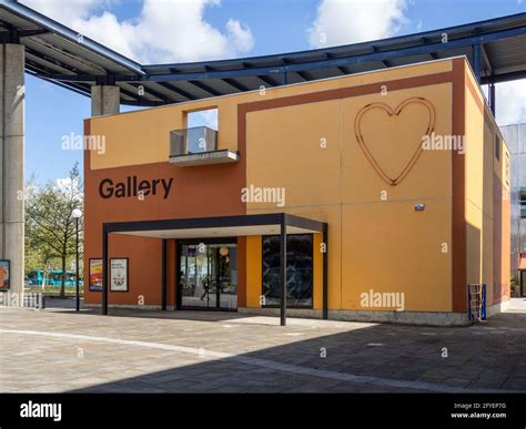 Mk Gallery A Contemporary Visual Arts Gallery Milton Keynes Uk Stock