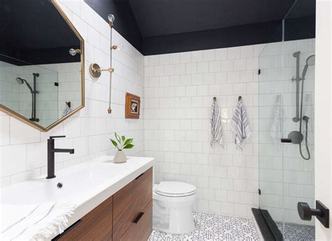 15 Bathrooms With Black Fixtures To Inspire Your Next Reno