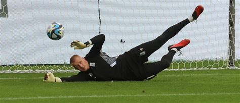 Plus Lutego Bartosz Mrozek