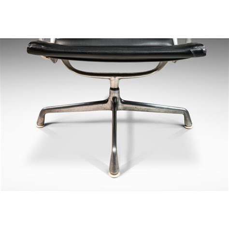 Mid Century Modern Aluminum Group Model Ea 116 Swivel Chair After Charles And Ray Eames Usa
