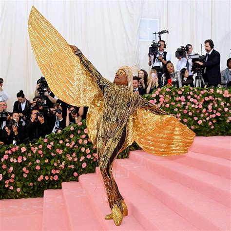Billy Porter Chega Carregado Por Quatro Homens Ao Met Gala Site Rg