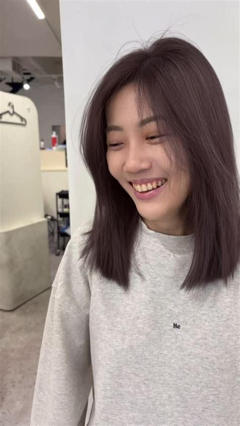Rita她說髮型高雄髮型設計師she Says Hair 光線染 讓髮絲綻放光影魅力 不只是染髮，更是光與影的藝術。透過細緻挑染